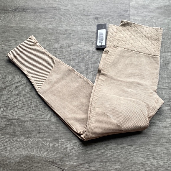 Pants & Jumpsuits | Nwt Savvi Costa Textured Leggings | Poshmark